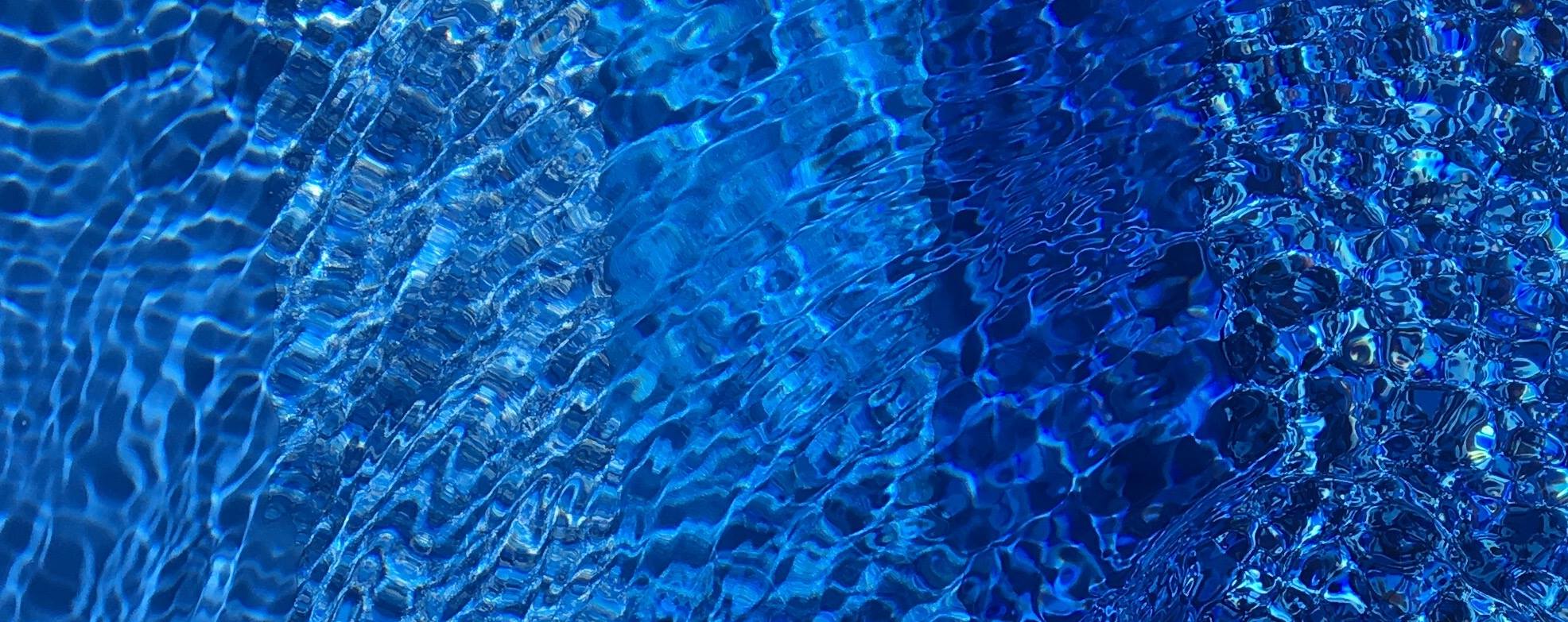 How to choose a pool colour?